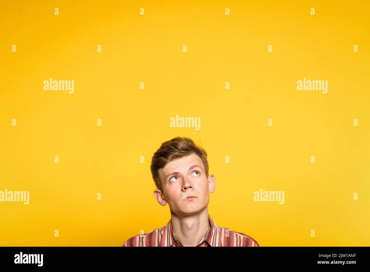 Man wondering hi-res stock photography and images - Alamy