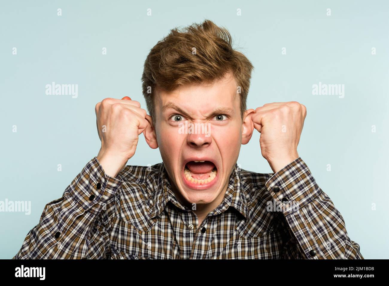 emotional breakdown angry crazy man screaming Stock Photo - Alamy