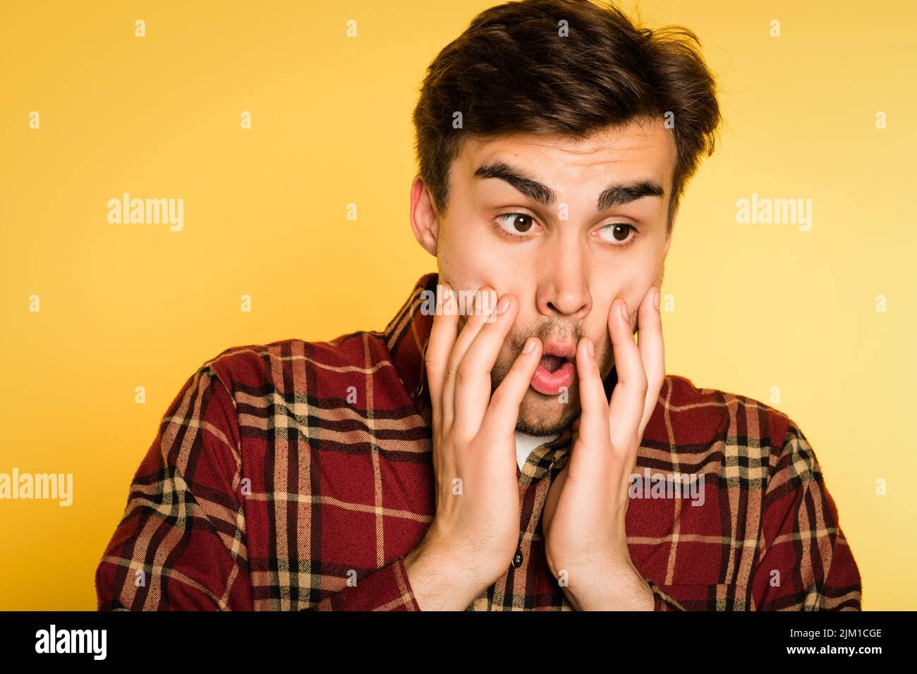 Astounded people hi-res stock photography and images - Alamy