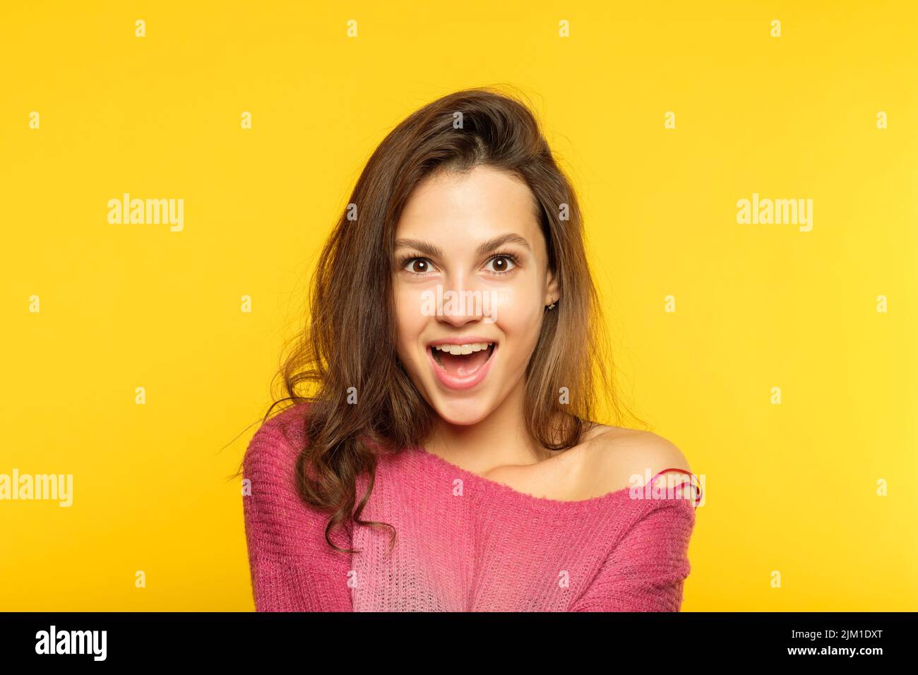 surprised shocked girl emotion facial expression Stock Photo - Alamy surprised shocked girl emotion facial expression Stock Photo - Alamy
