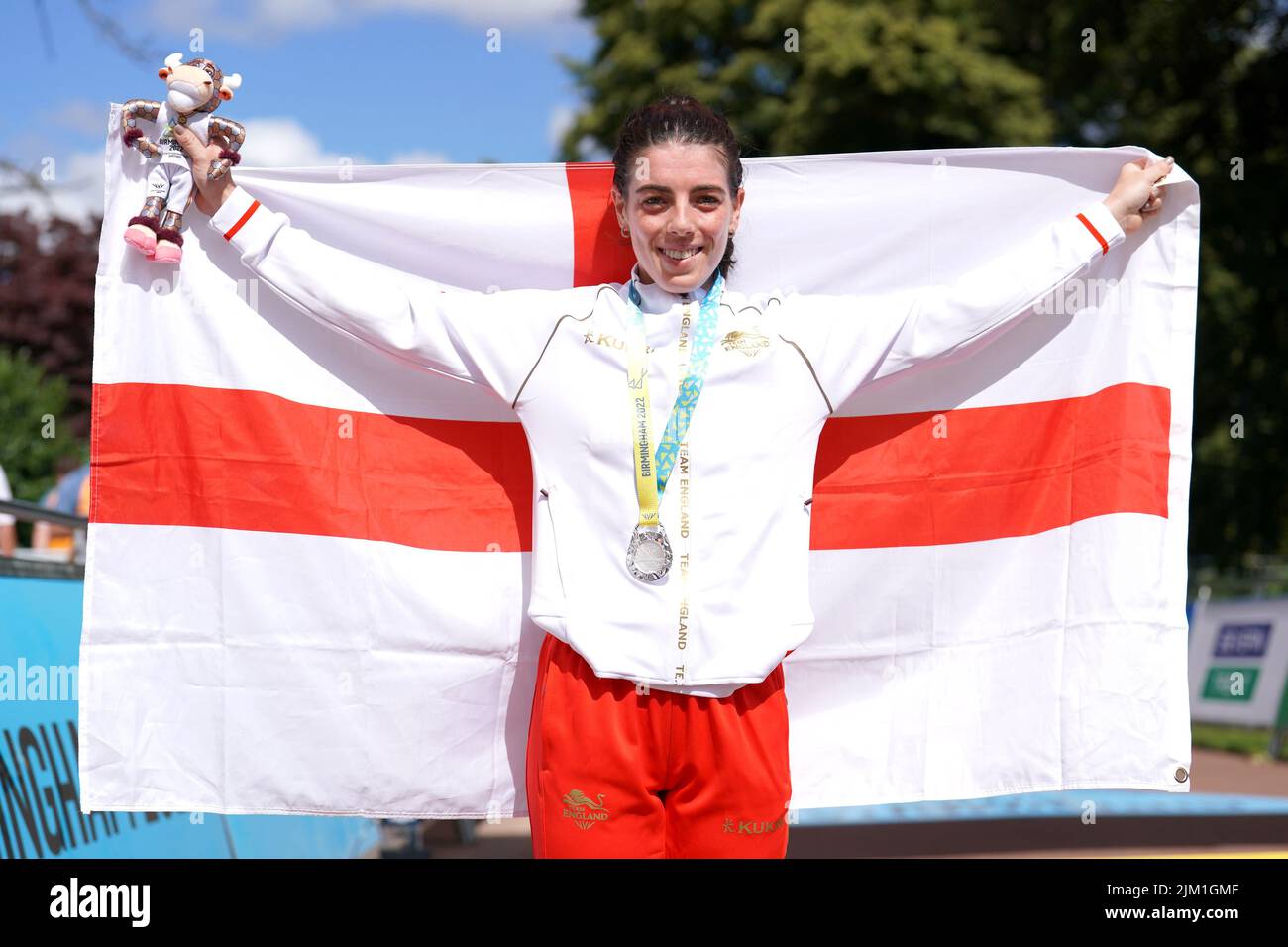 England's Anna Henderson with the silver medal after finishing third in ...