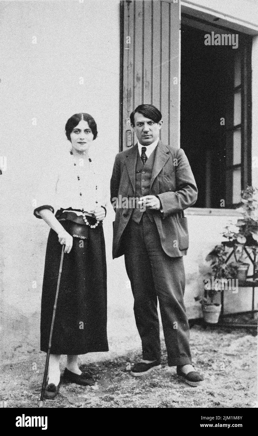 Olga and Pablo Picasso during their honeymoon. Museum: PRIVATE COLLECTION. Author: ANONYMOUS ...