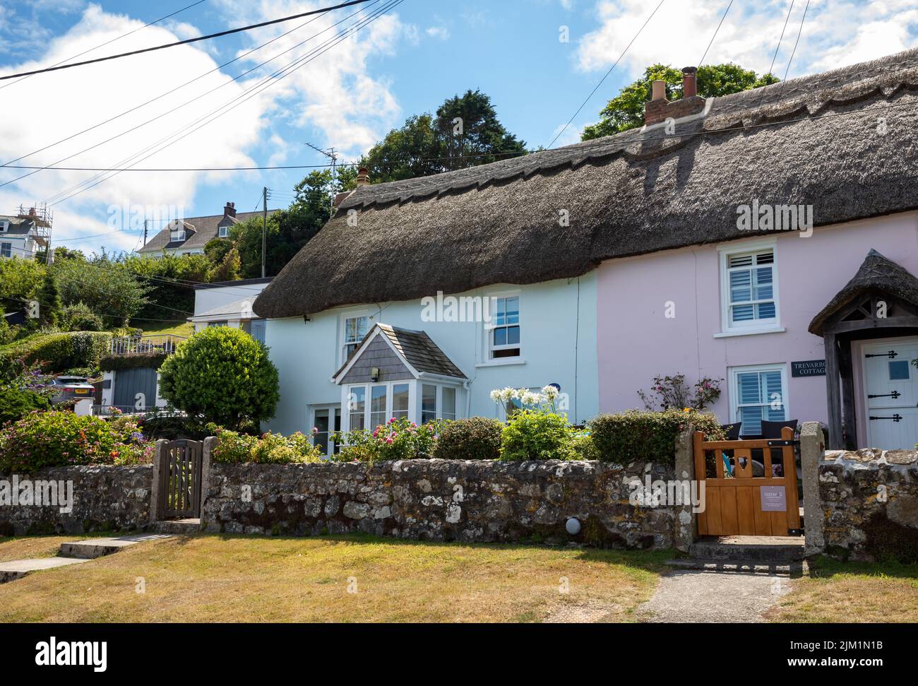 Thatched Roof cottages in Coverack, Cornwall,UK Stock Photo - Alamy