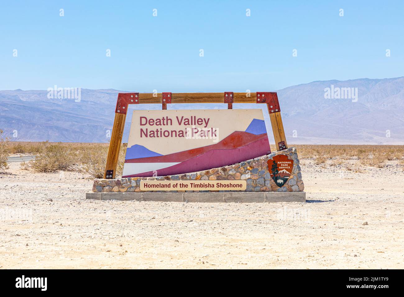 signage death valley national park at entrance Stock Photo - Alamy