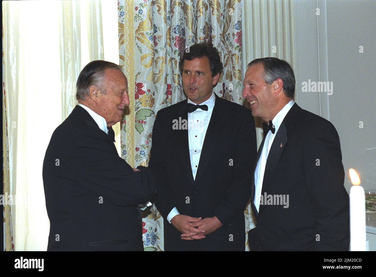 Office of the Secretary - WHITE HOUSE PHOTOS WITH SECRETARY DONALD ...