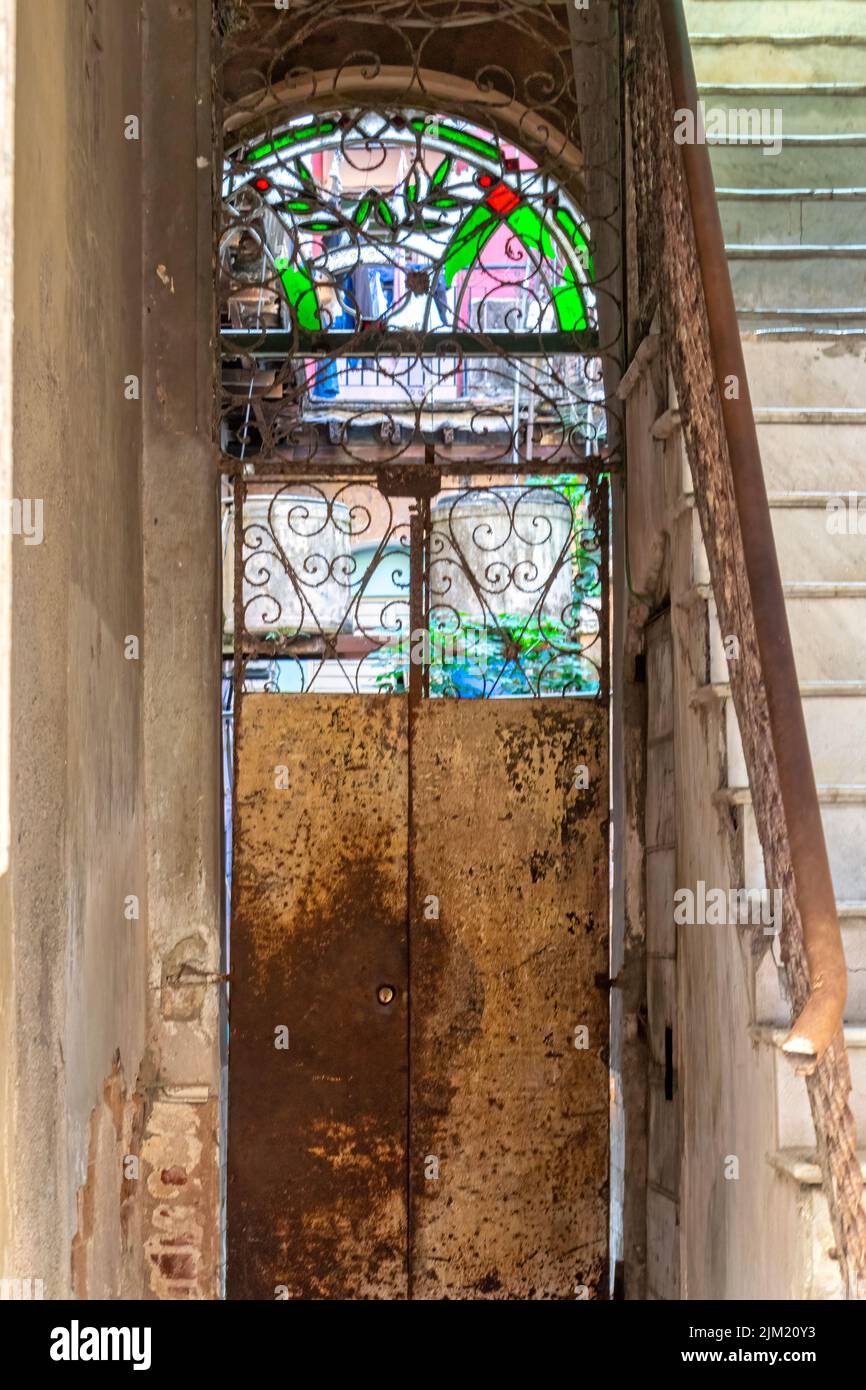 Run down house interior hi-res stock photography and images - Alamy