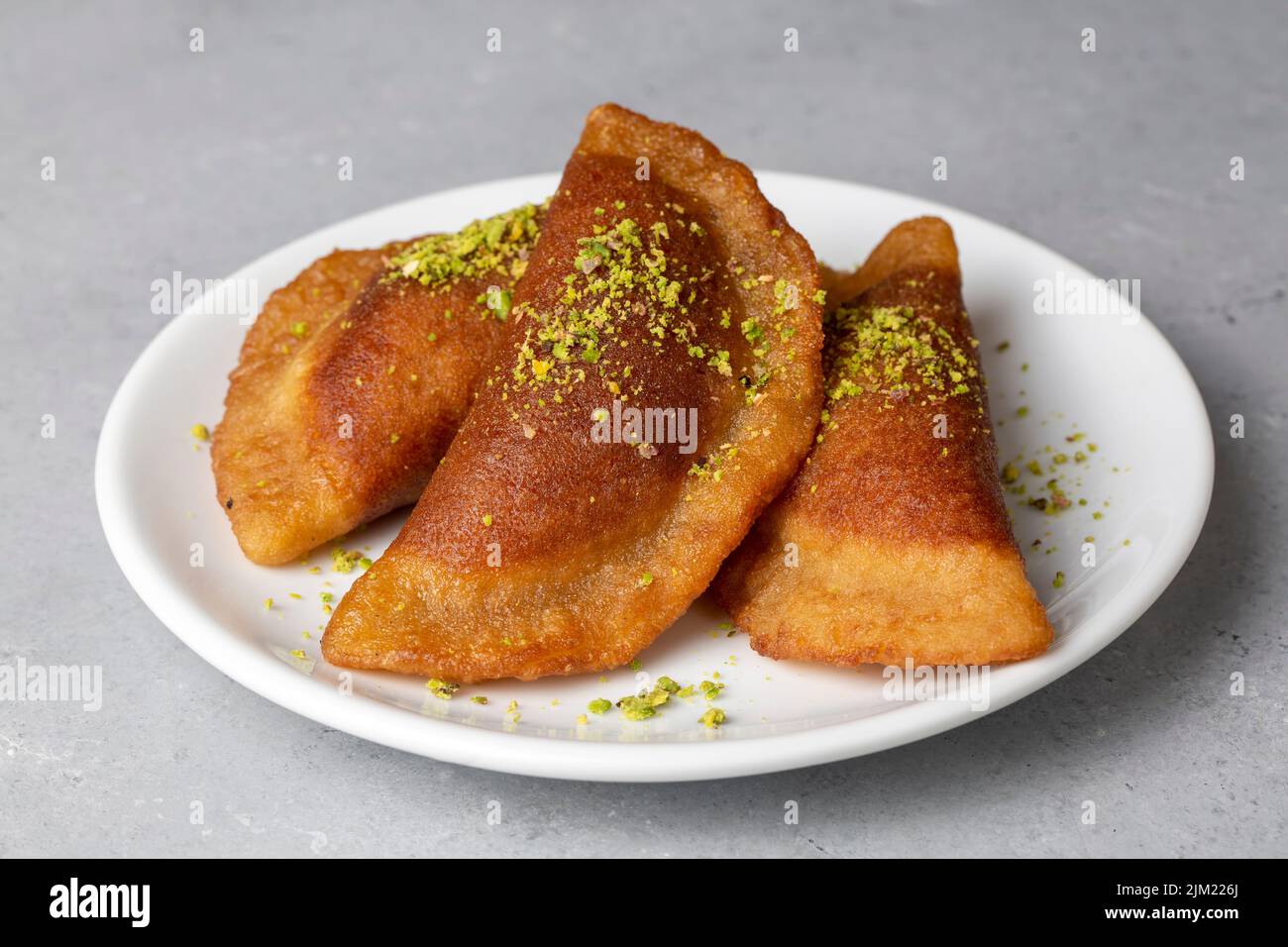 Traditional Turkish Dessert Tas Kadayif Stock Photo - Alamy