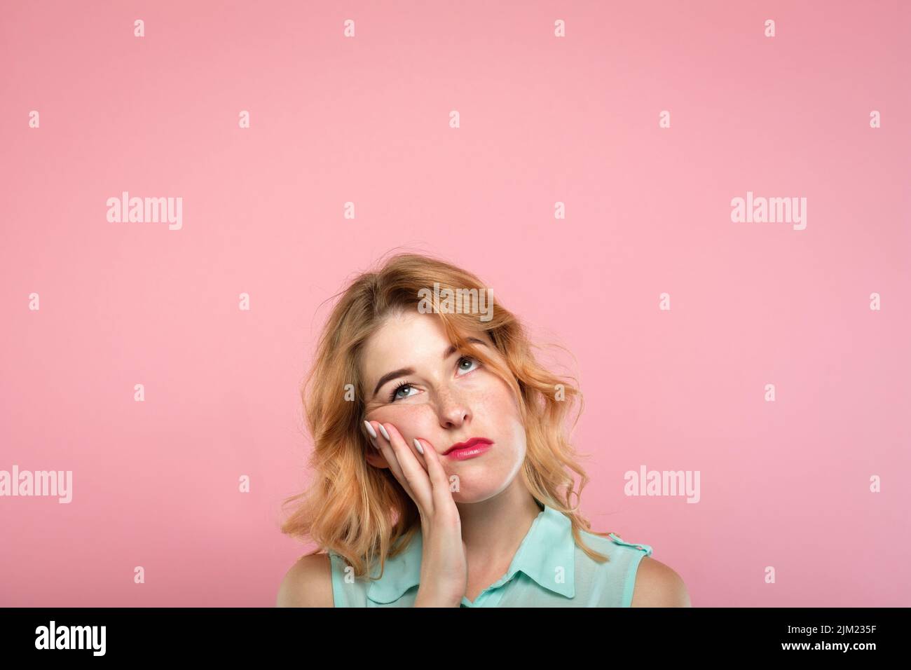 Disinterested people hi-res stock photography and images - Alamy
