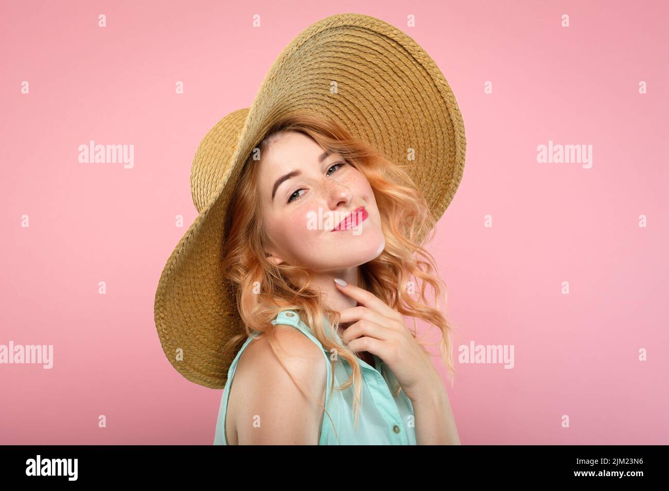 emotion happy thrilled girl beaming smile sunhat Stock Photo - Alamy