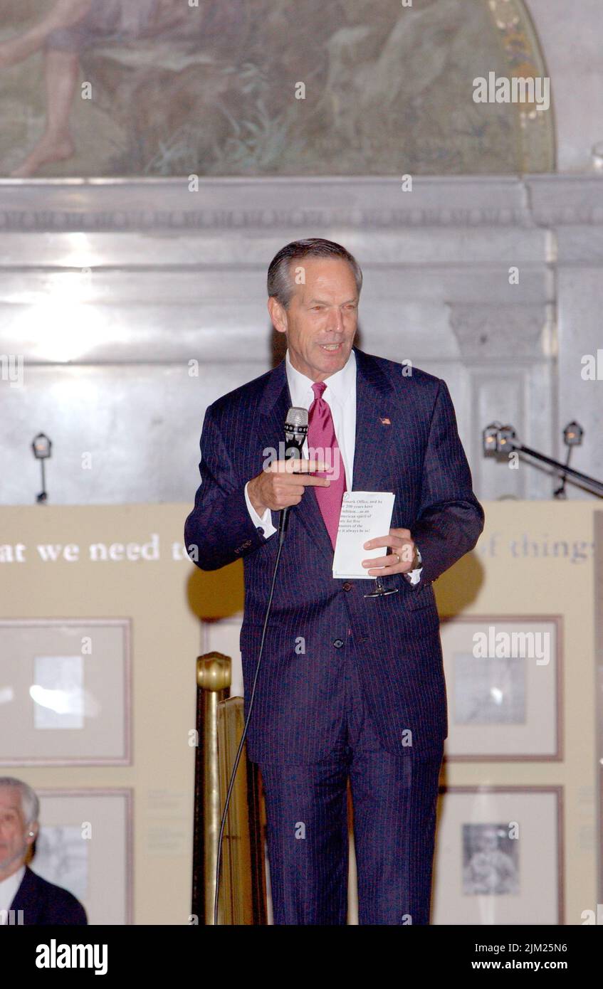 Office of the Secretary - SECRETARY DONALD EVANS AT DINNER AND HIS ...