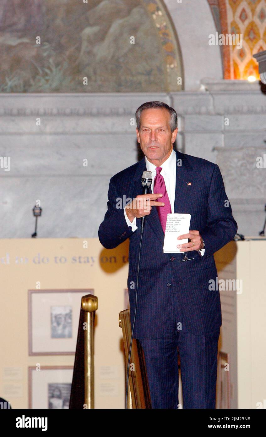 Office of the Secretary - SECRETARY DONALD EVANS AT DINNER AND HIS ...