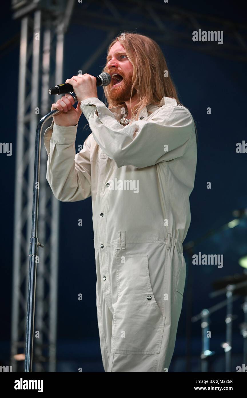 Sam Ryder performs his Eurovision song Spaceman at Tramlines Festival ...