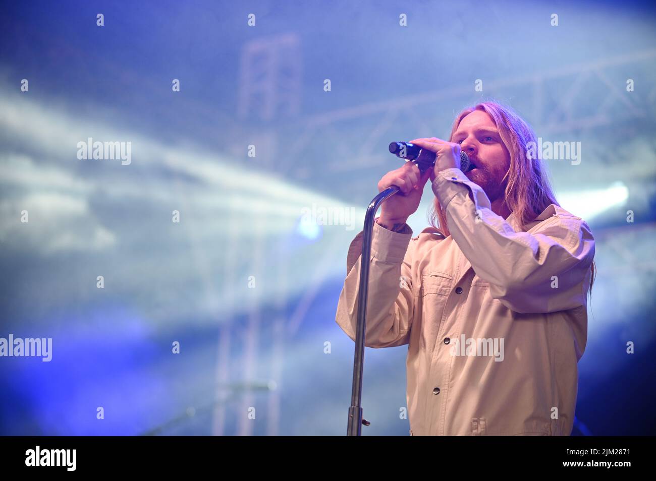 Sam Ryder performs his Eurovision song Spaceman at Tramlines Festival ...