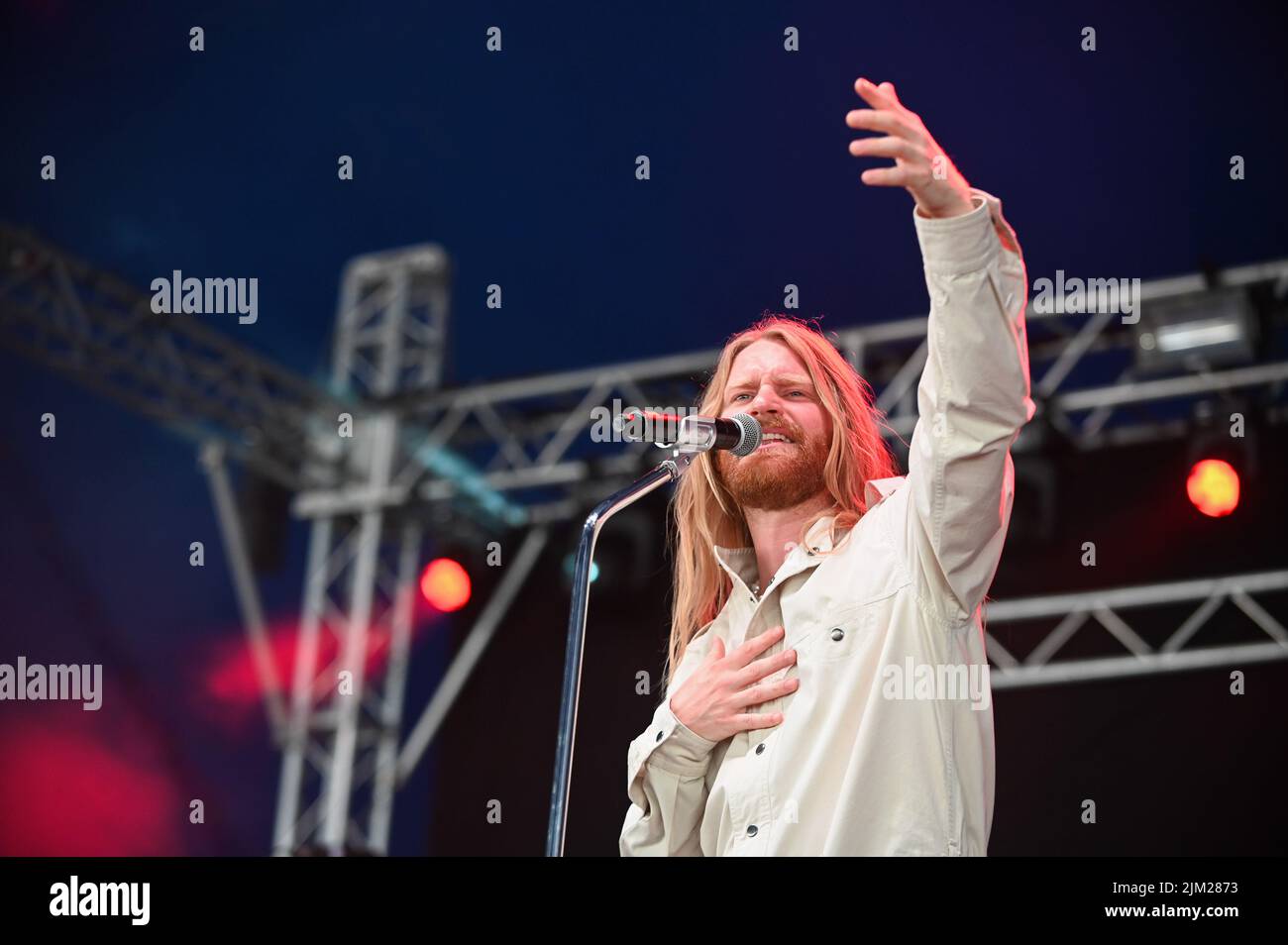 Sam Ryder performs his Eurovision song Spaceman at Tramlines Festival ...