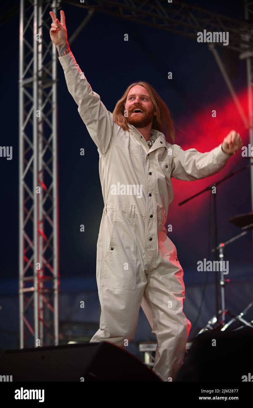Sam Ryder performs his Eurovision song Spaceman at Tramlines Festival ...