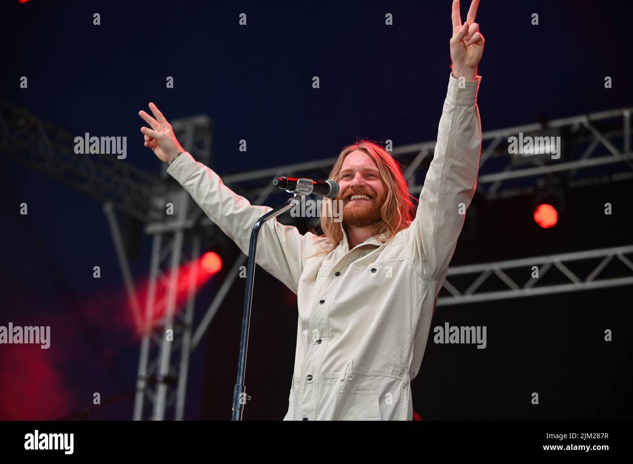 Sam Ryder performs his Eurovision song Spaceman at Tramlines Festival ...