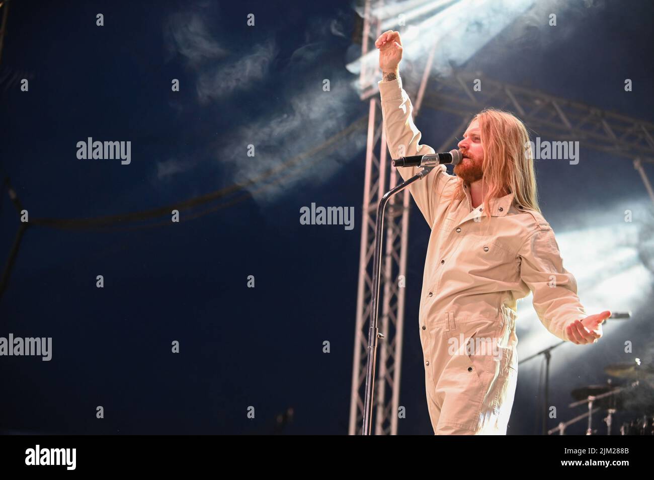 Sam Ryder performs his Eurovision song Spaceman at Tramlines Festival ...