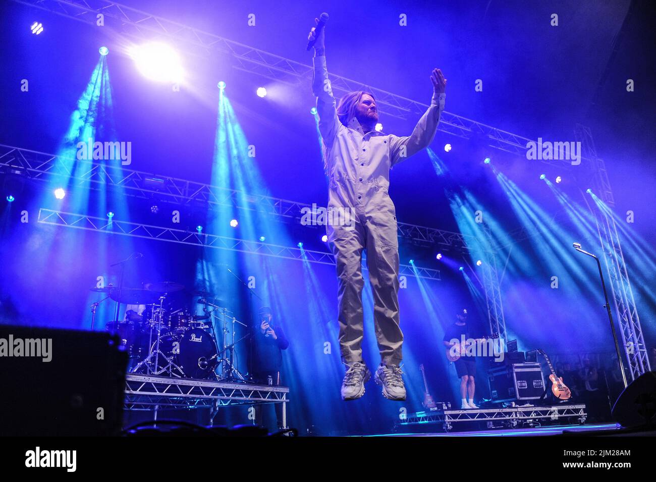 Sam Ryder performs his Eurovision song Spaceman at Tramlines Festival ...