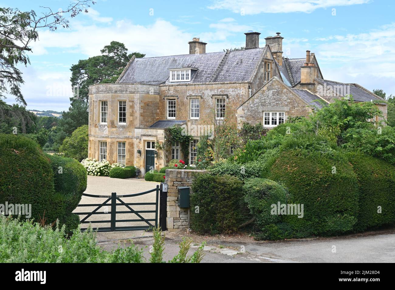 Adlestrop Hoise is a former rectory in the Gloucestershire hamlet of ...