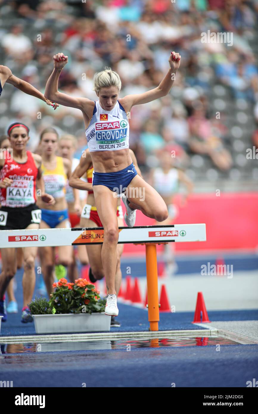 Karoline Bjerkeli Grøvdal running in the 3000m hurdles at the European ...