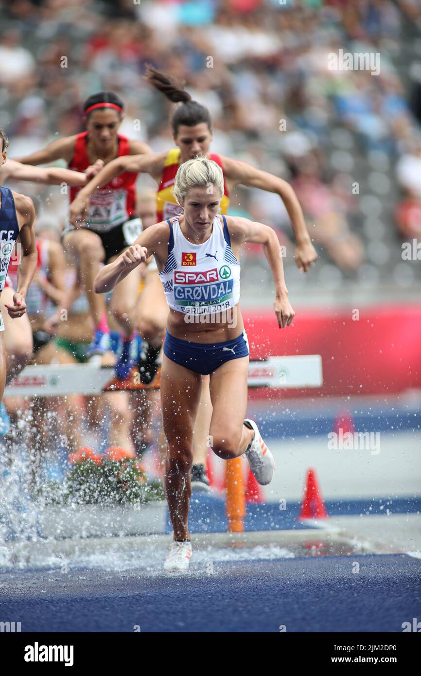 Karoline Bjerkeli Grøvdal running in the 3000m hurdles at the European ...