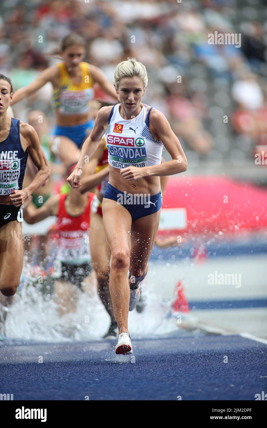 Karoline Bjerkeli Grøvdal running in the 3000m hurdles at the European ...