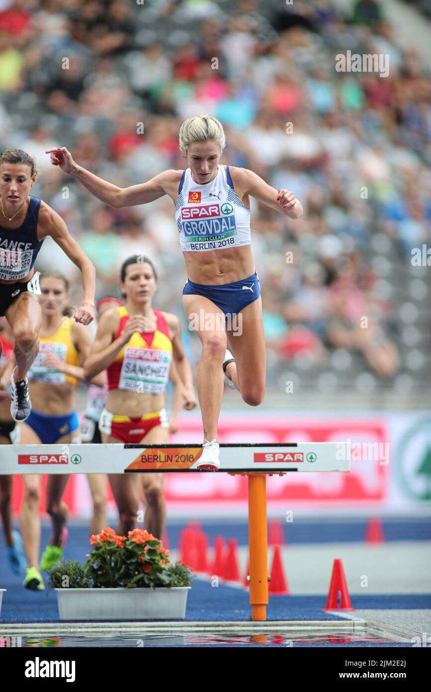 Karoline Bjerkeli Grøvdal running in the 3000m hurdles at the European ...