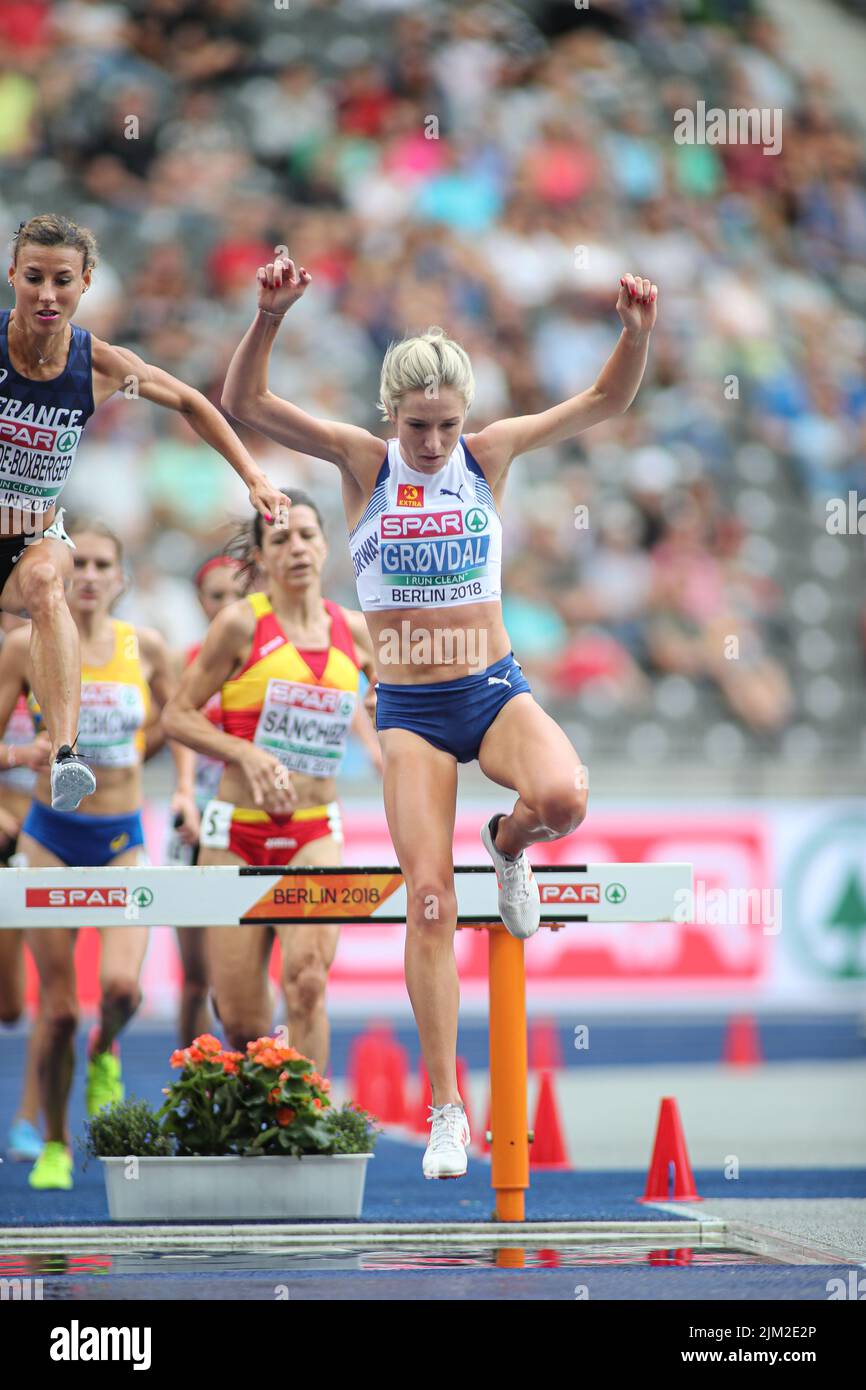 Karoline Bjerkeli Grøvdal running in the 3000m hurdles at the European ...