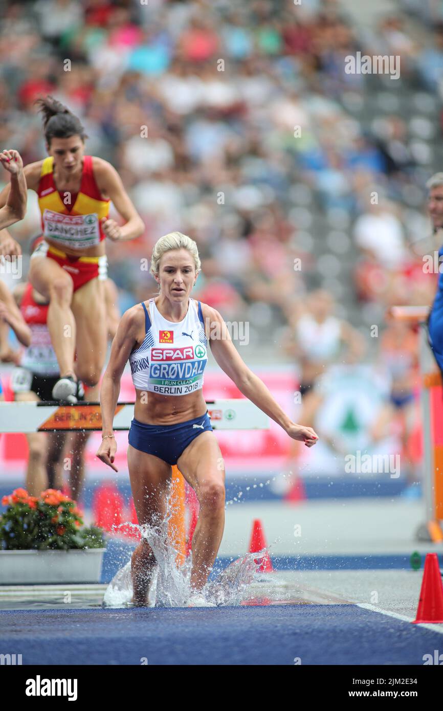 Karoline Bjerkeli Grøvdal running in the 3000m hurdles at the European ...