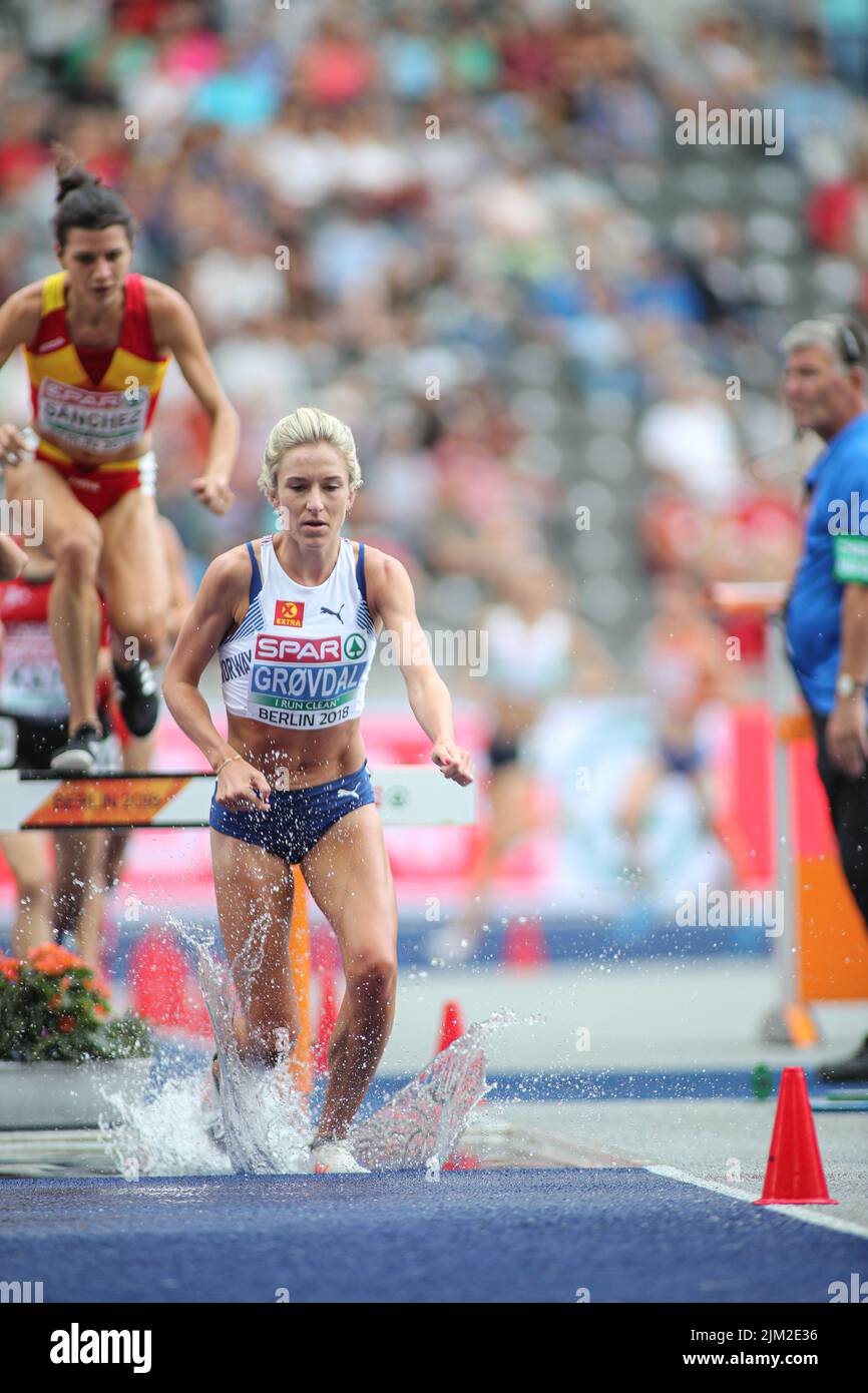 Karoline Bjerkeli Grøvdal running in the 3000m hurdles at the European ...