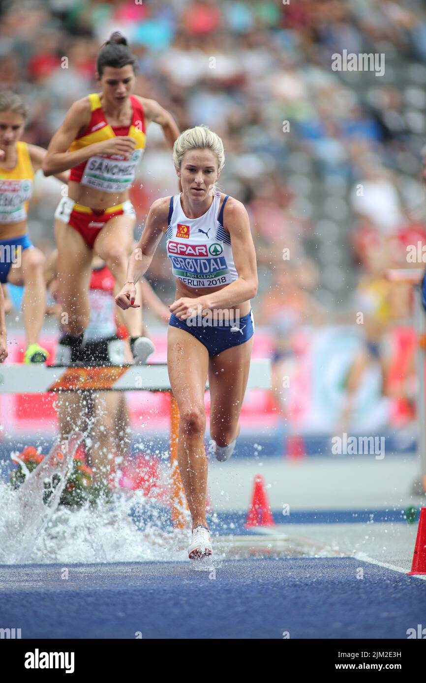 Karoline Bjerkeli Grøvdal running in the 3000m hurdles at the European ...
