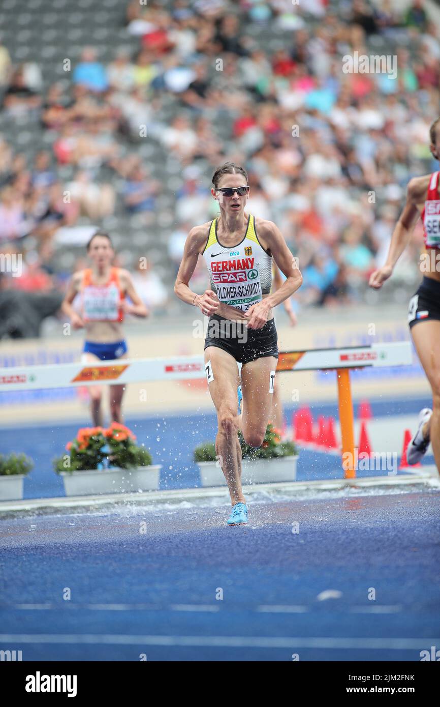 Antje Möldner-Schmidt running in the 3000m hurdles at the European ...