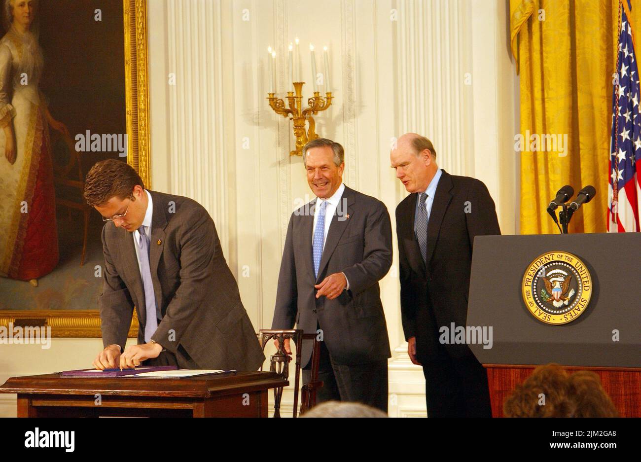 Office of the Secretary - PRESIDENT GEORGE W. BUSH AND SECRETARY DONALD ...