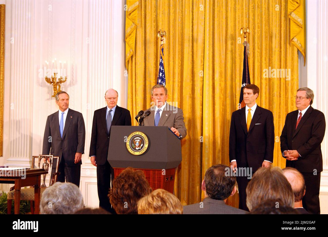 Office of the Secretary - PRESIDENT GEORGE W. BUSH AND SECRETARY DONALD ...