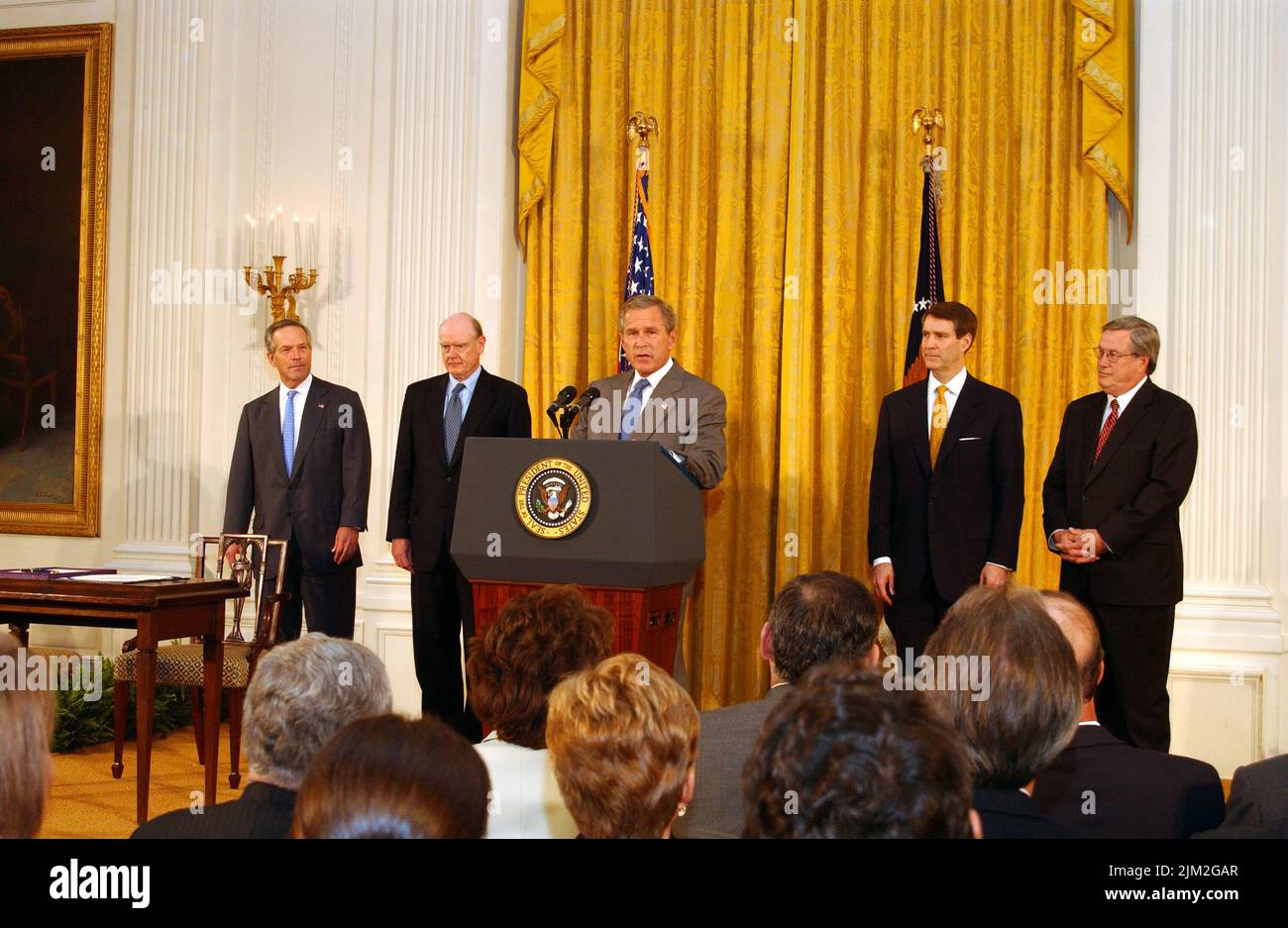 Office of the Secretary - PRESIDENT GEORGE W. BUSH AND SECRETARY DONALD ...