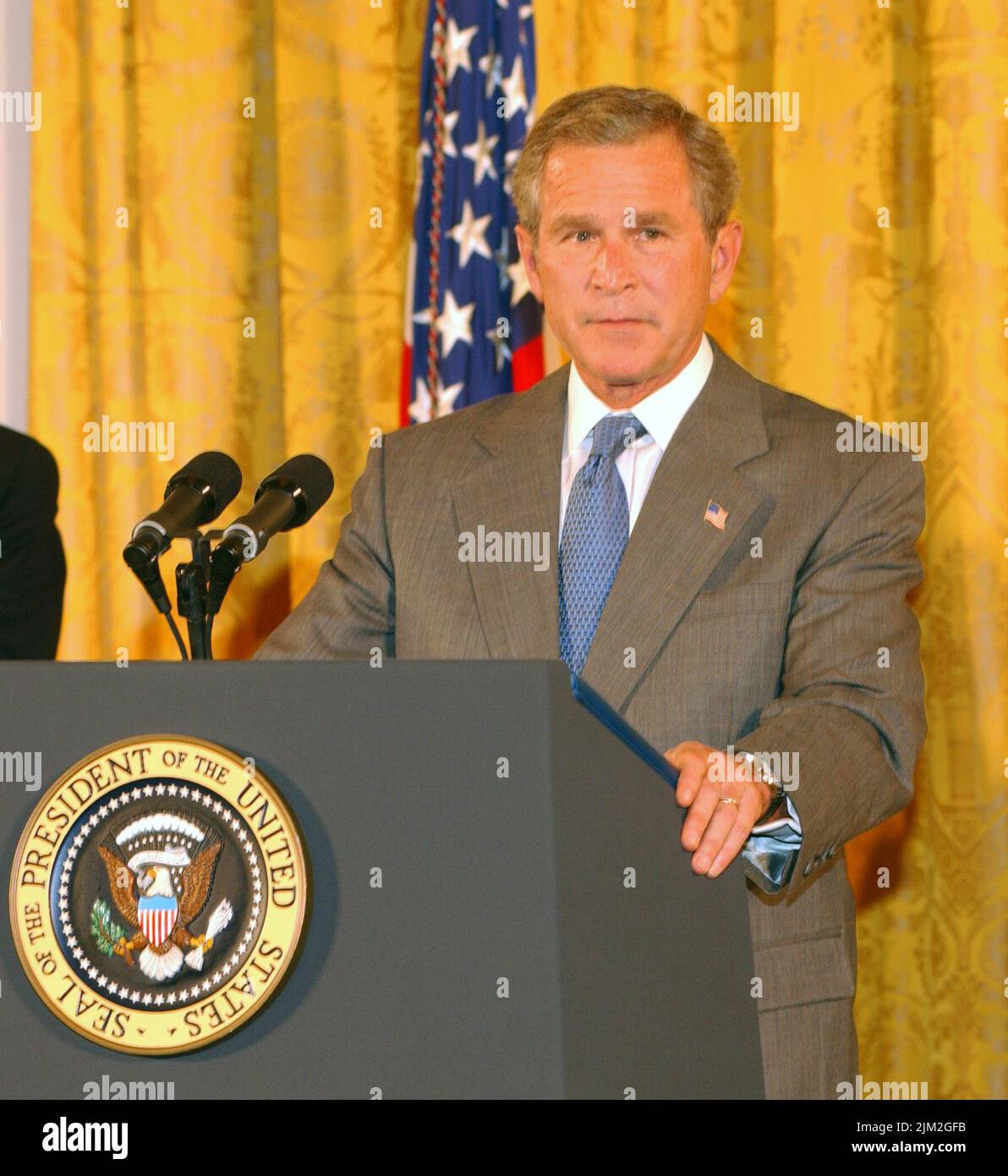 Office of the Secretary - PRESIDENT GEORGE W. BUSH AND SECRETARY DONALD ...