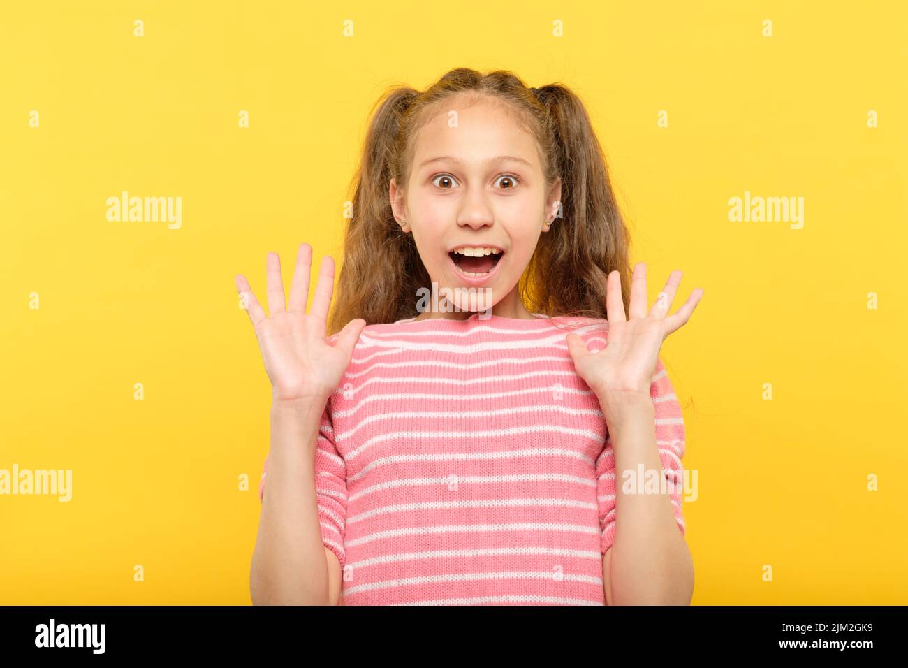 Portrait girl surprised face hi-res stock photography and images - Alamy