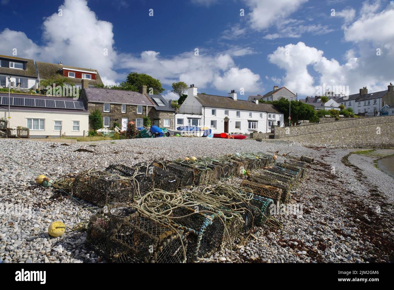 Moelfre fishing village hi-res stock photography and images - Alamy