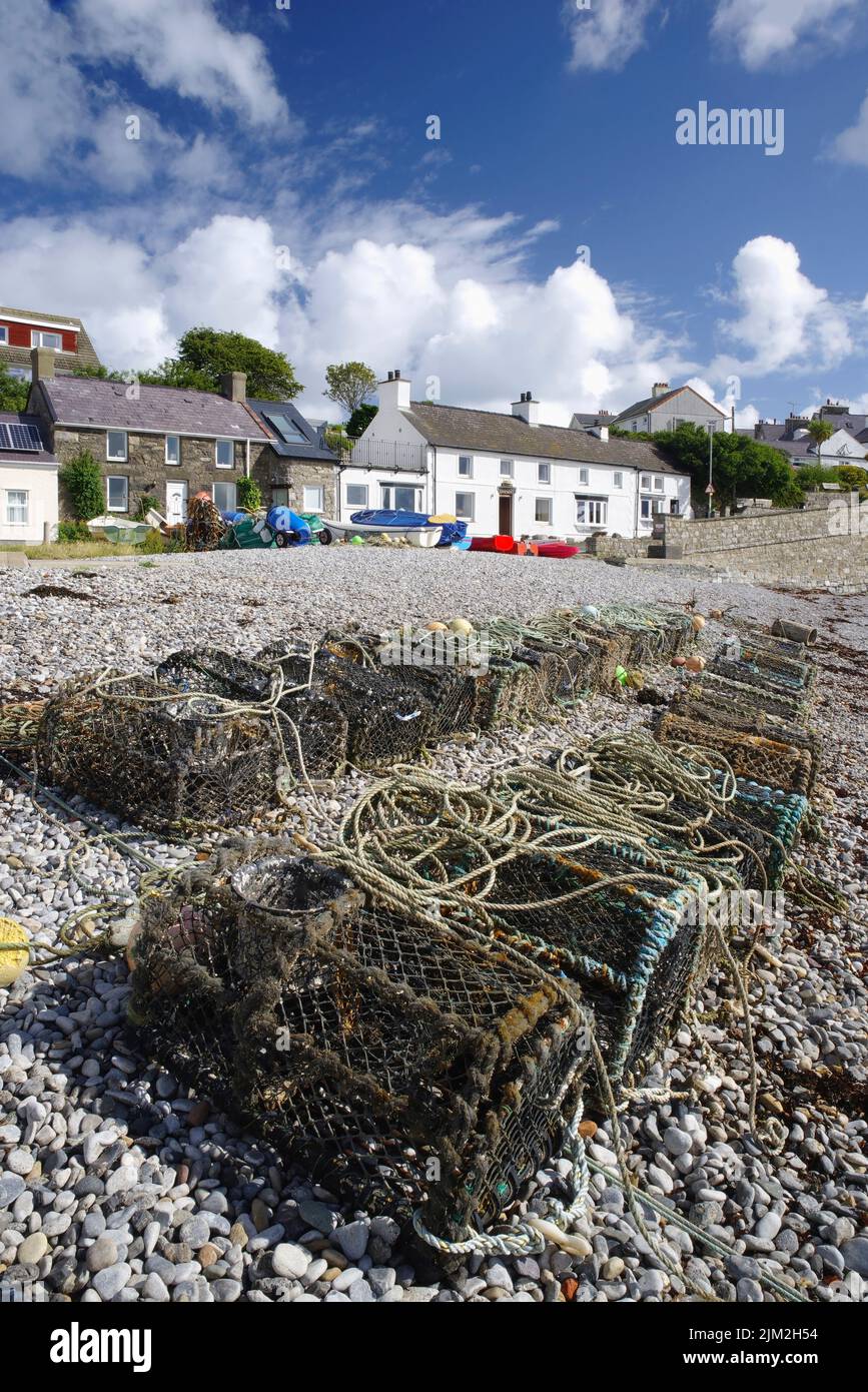 Moelfre fishing village hi-res stock photography and images - Alamy