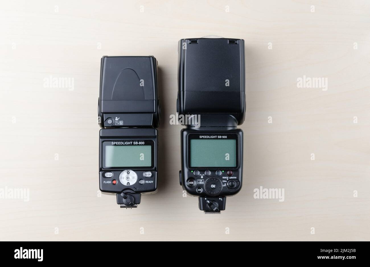 Strobe off camera lighting hi-res stock photography and images - Alamy