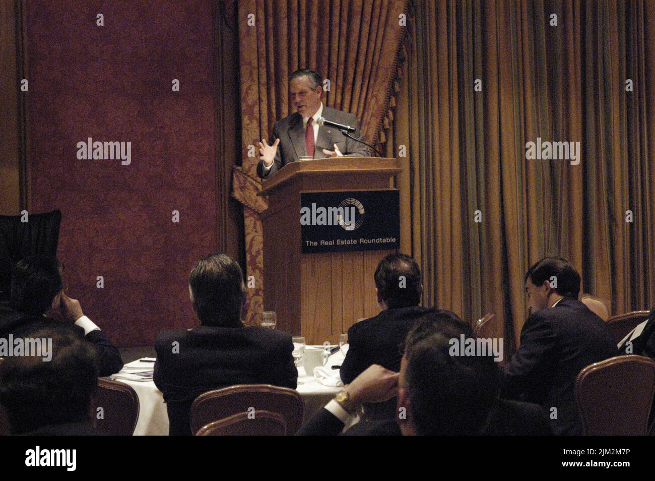 The real estate roundtable hi-res stock photography and images - Alamy
