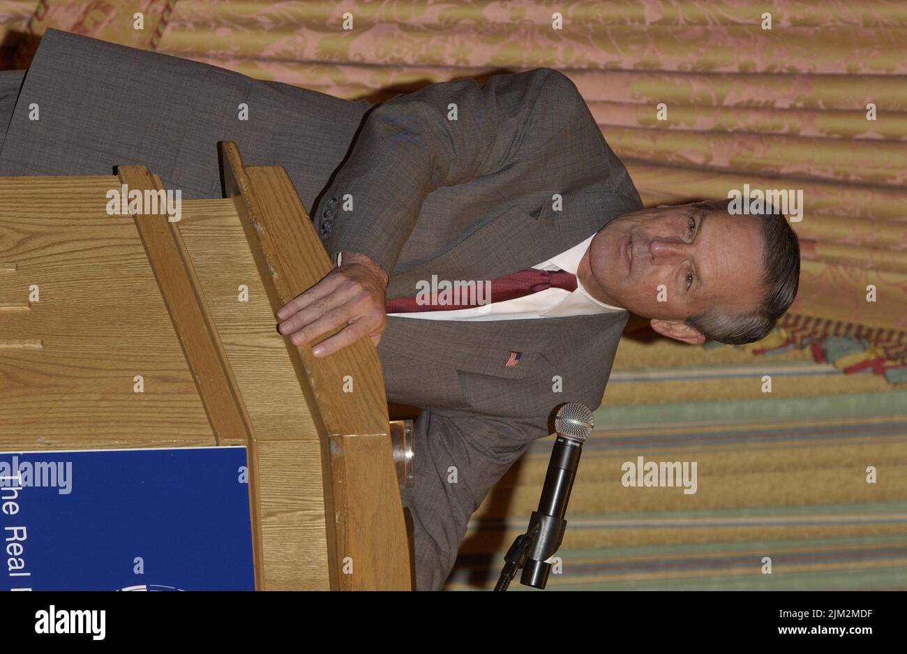 The real estate roundtable hi-res stock photography and images - Alamy