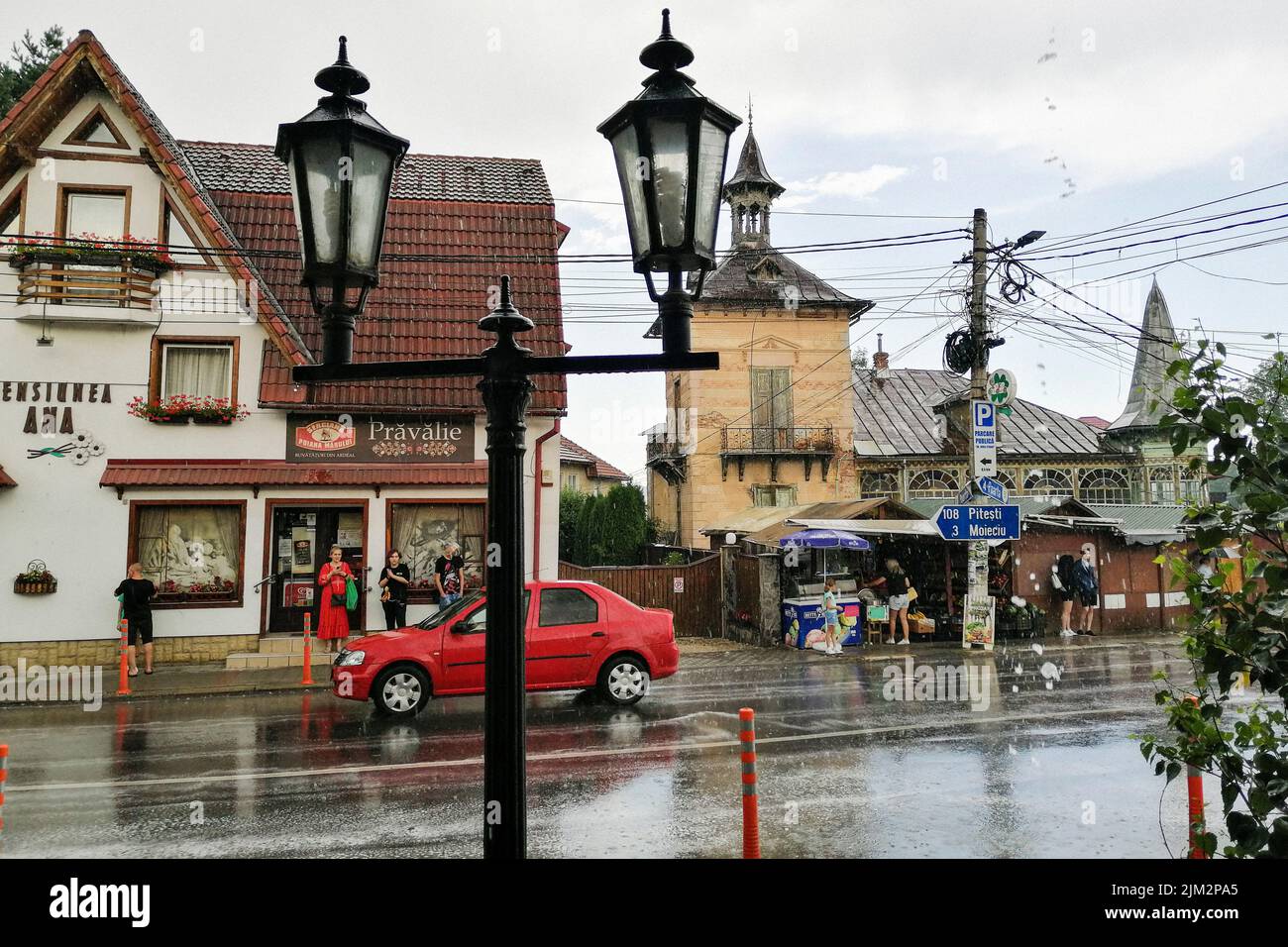 Romania, Transylvania, Bran, daily life Stock Photo - Alamy