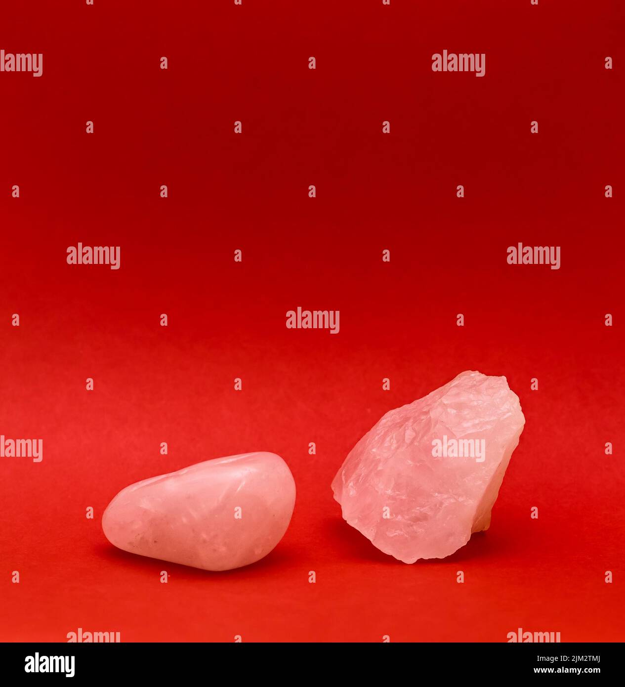 Raw rose quartz hi-res stock photography and images - Alamy