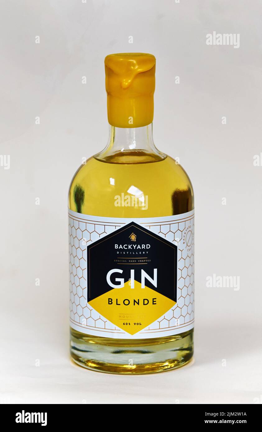 Hand crafted gin hi-res stock photography and images - Alamy