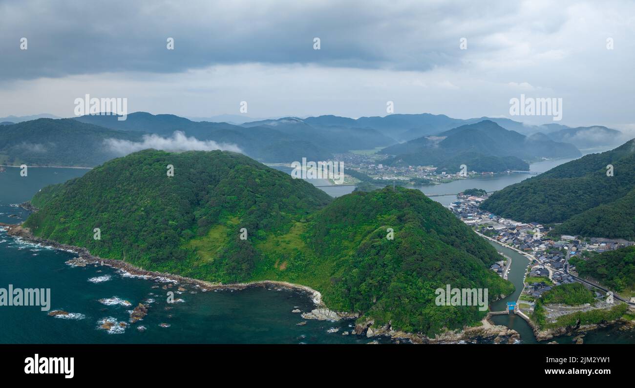Aerial view beautiful rugged shoreline hi-res stock photography and images - Alamy