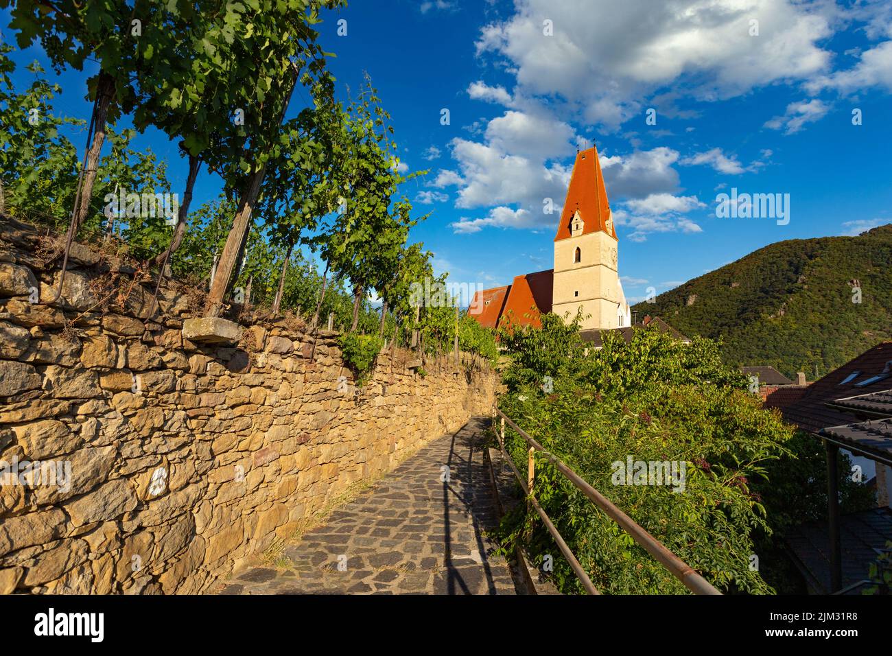 Church in Weissenkirchen in der Wachau - little town in Danube valley ...
