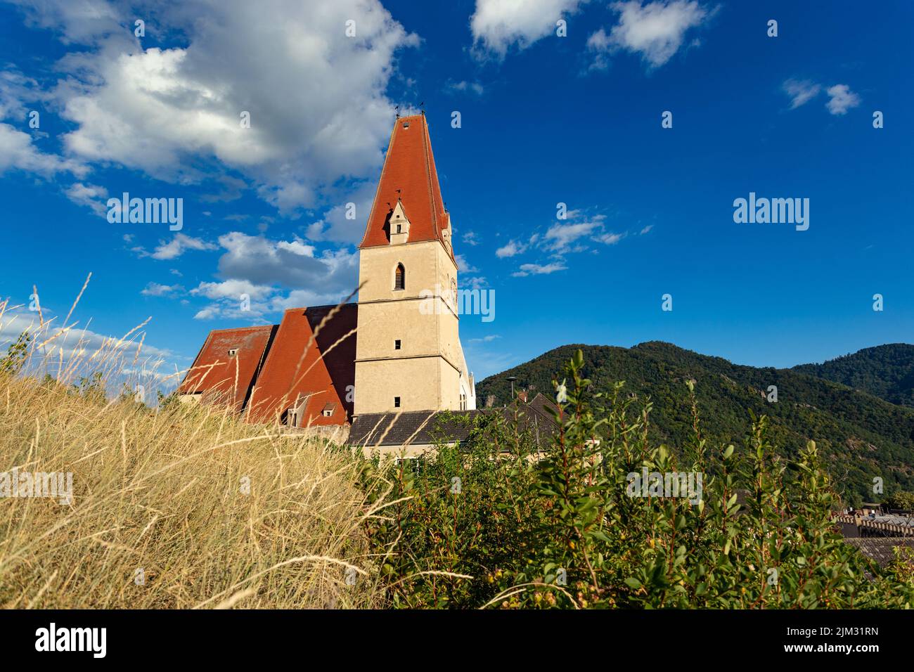 Church in Weissenkirchen in der Wachau - little town in Danube valley ...