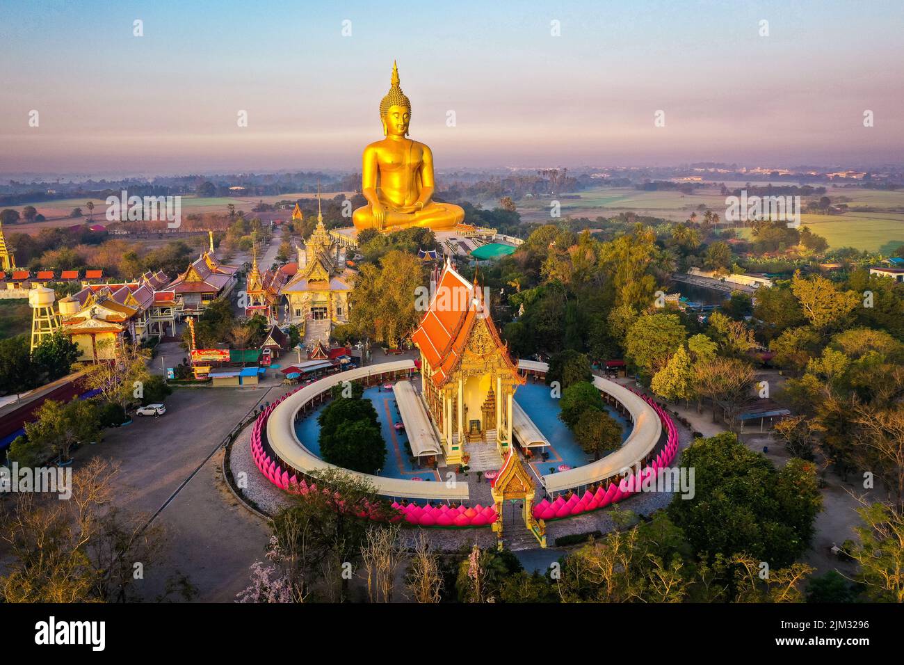 Wat muang temple ang thong hi-res stock photography and images - Alamy