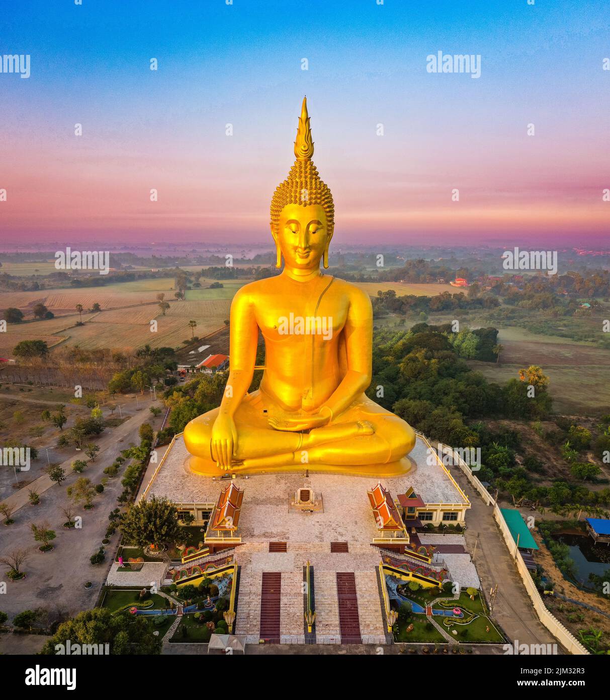 Wat muang temple ang thong hi-res stock photography and images - Alamy